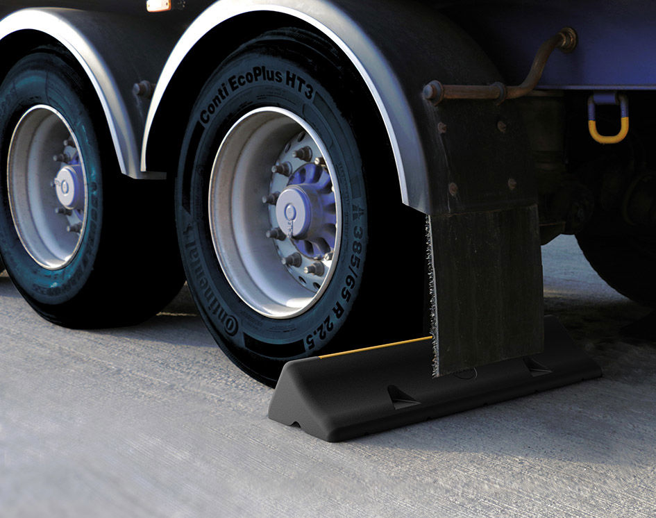 Rubber parking stops for trucks, lorries and HGVs | A-SAFE